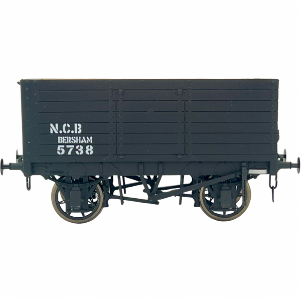 7F-073-017 O Gauge 7 Plank 9' W/B Three Door Bersham 5738– Dapol